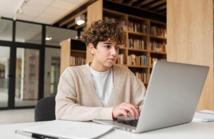 How Does AI Help Students? Benefits & Best Tools in 2026